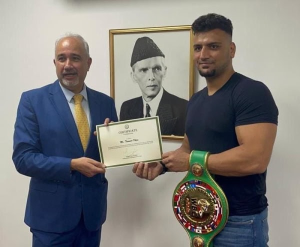 Pakistan embassy in UAE honours boxing hero Taimoor Khan for winning ...