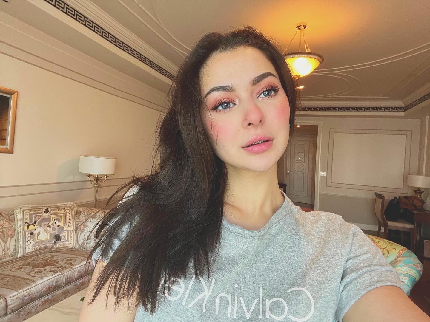 Hania Aamir exudes elegance as she roams London