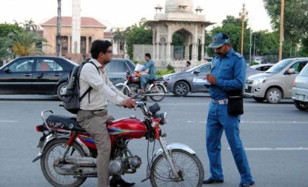 One-way rule violators to face Rs2,000 on-the-spot fine in Lahore