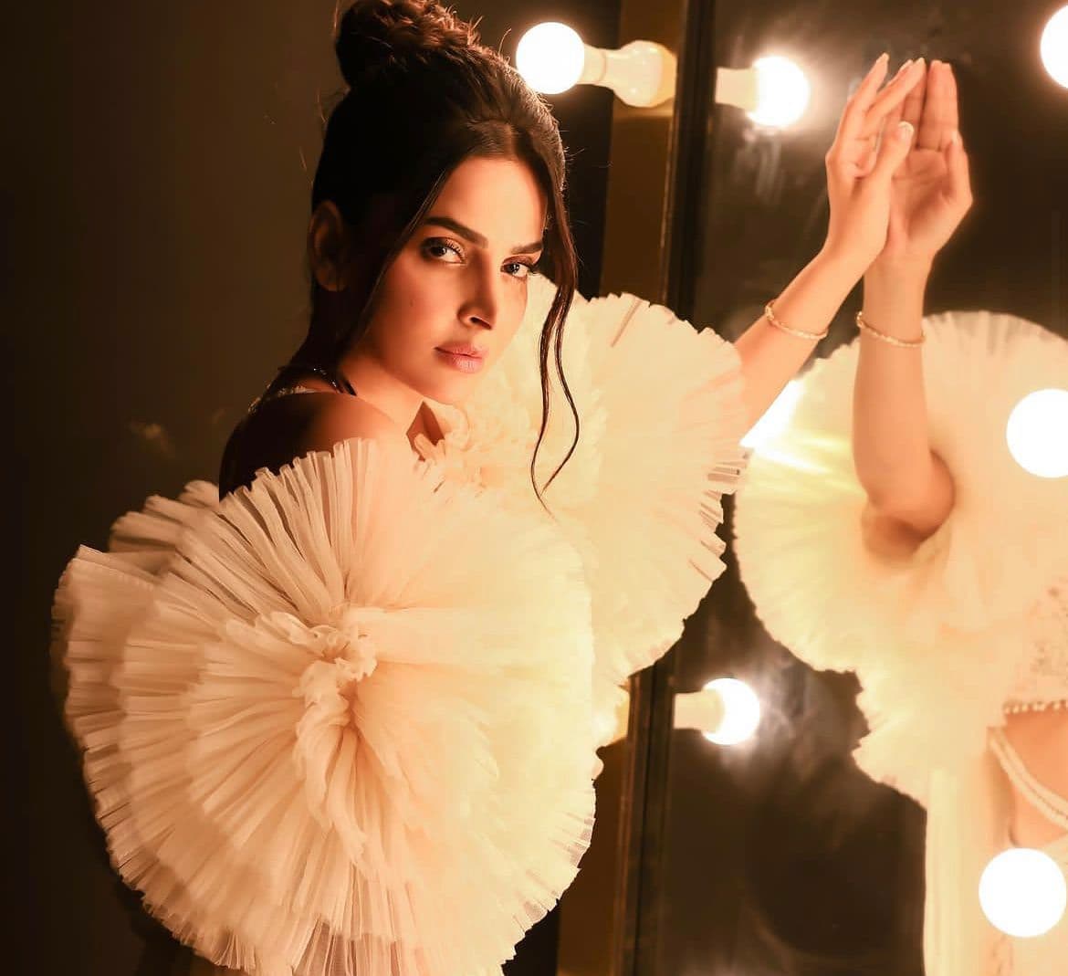 Behind Saba Qamar s dazzling LSA look