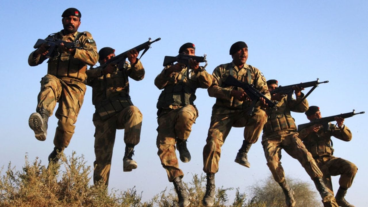 Pakistan Army team wins silver in UK’s Cambrian Patrol 2023 exercise