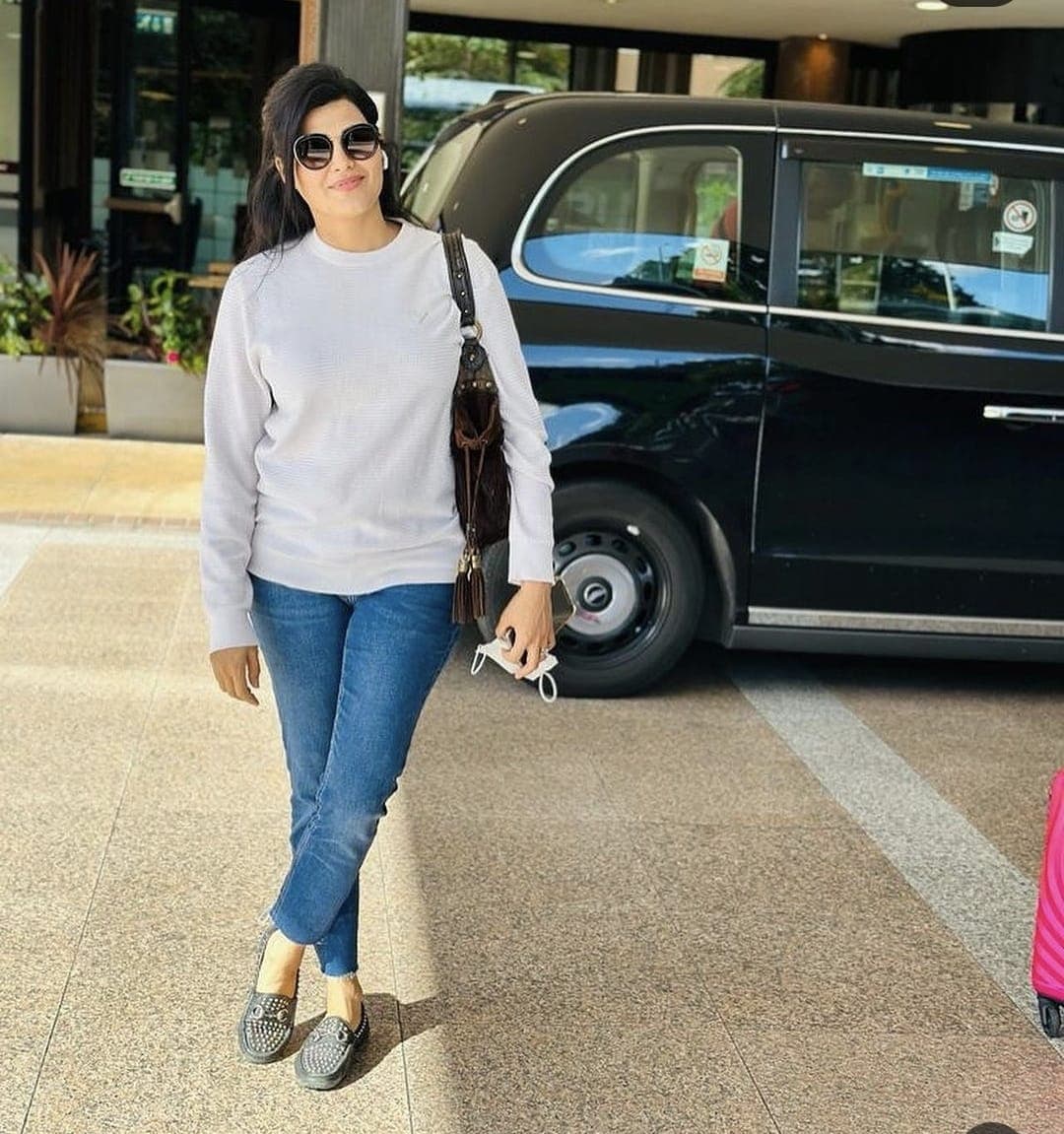 Pakistan issues Interpol Red Notices to arrest Sophia Mirza and her sister