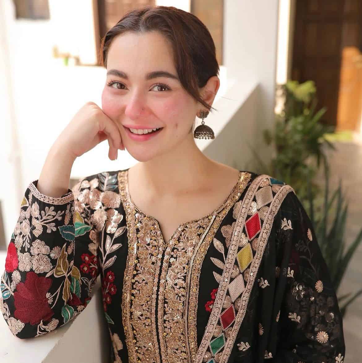 Hania Aamir gets a tattoo