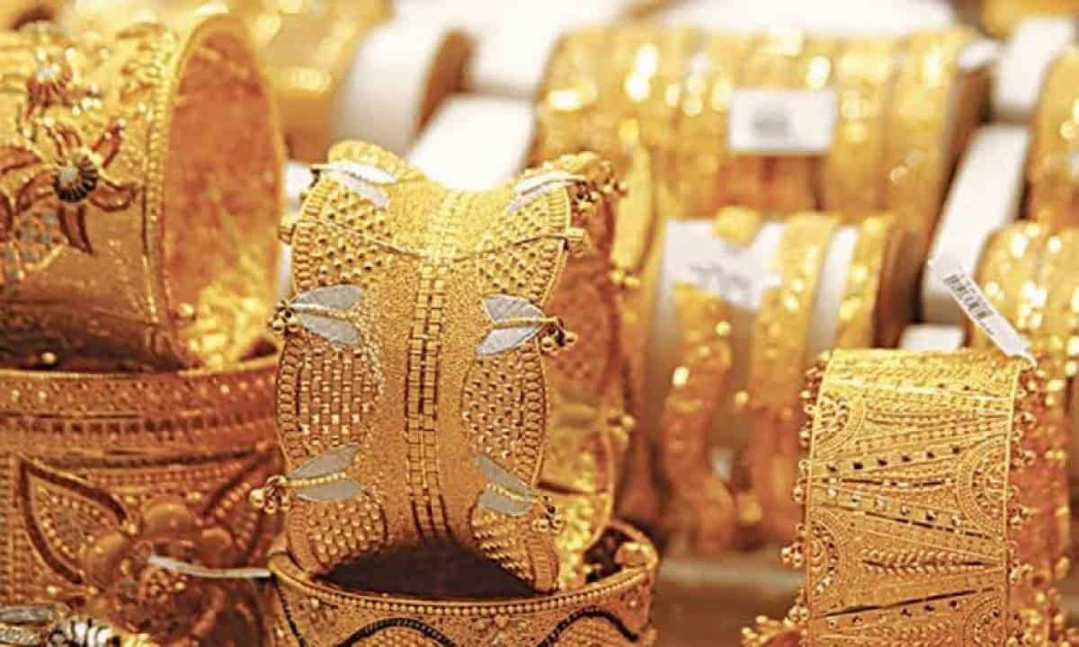 Gold price declines by Rs400 per tola in Pakistan