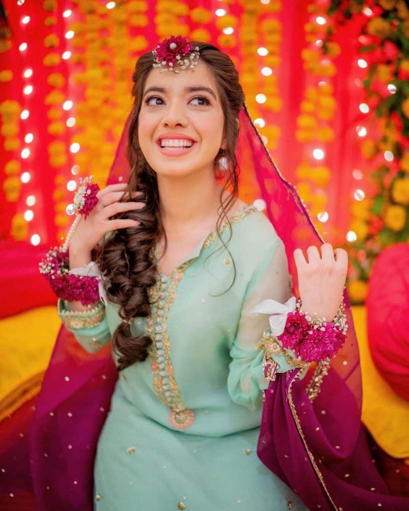 Arisha Razi Khan shares pictures from her bridal shower