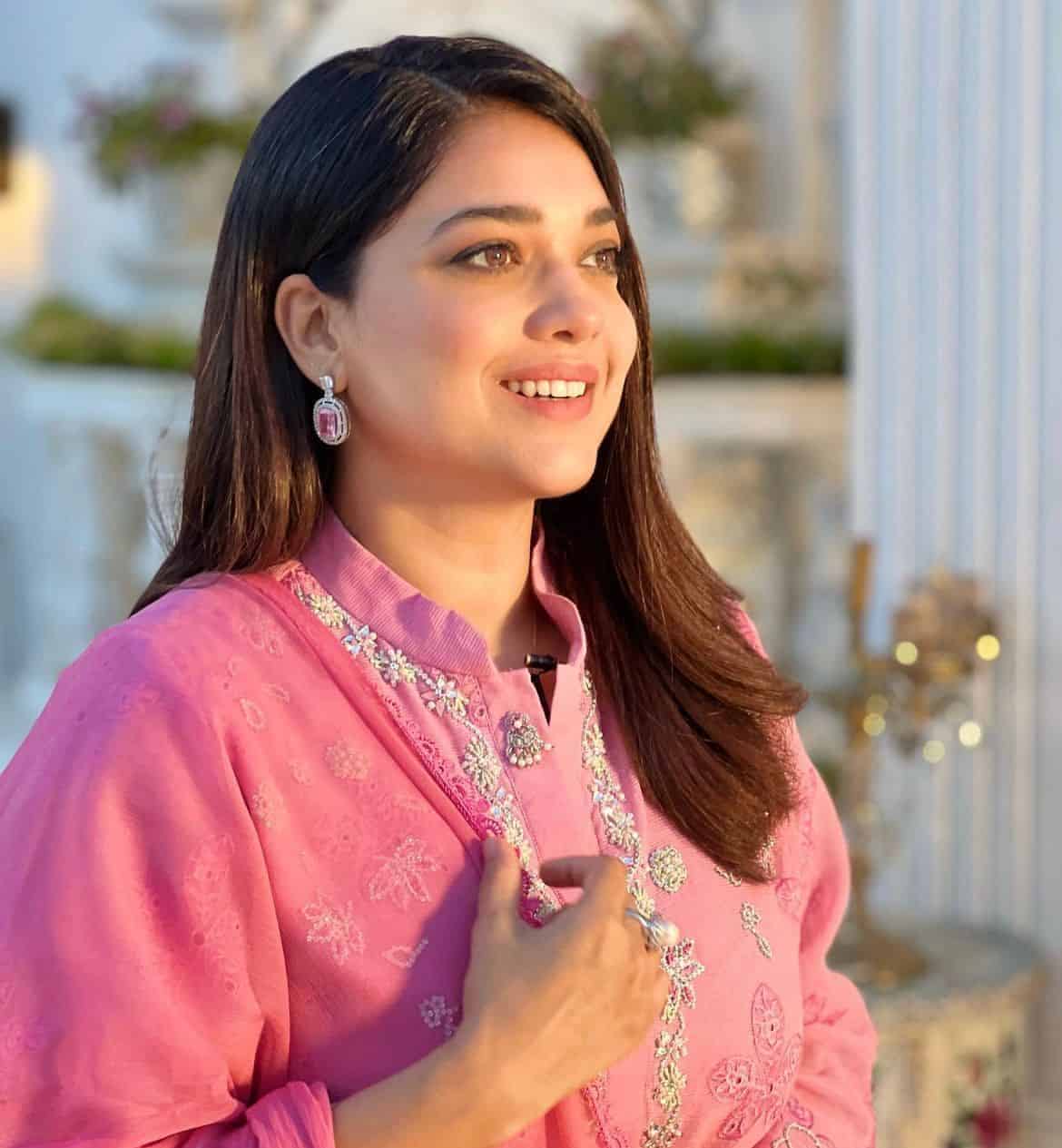 Sanam Jung opens up about emotional struggles after moving abroad