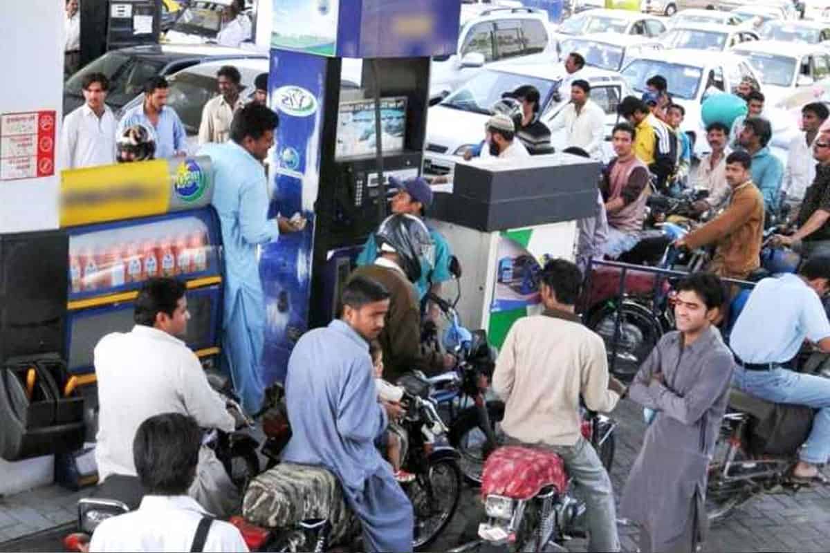 Petrol price in Pakistan increased again before new govt assumes charge