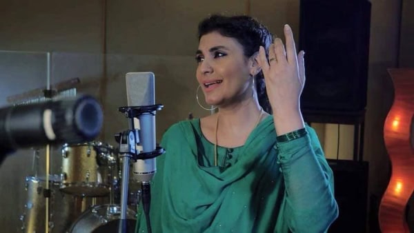 Music icon Fariha Pervez makes comeback with latest song — Le Ja