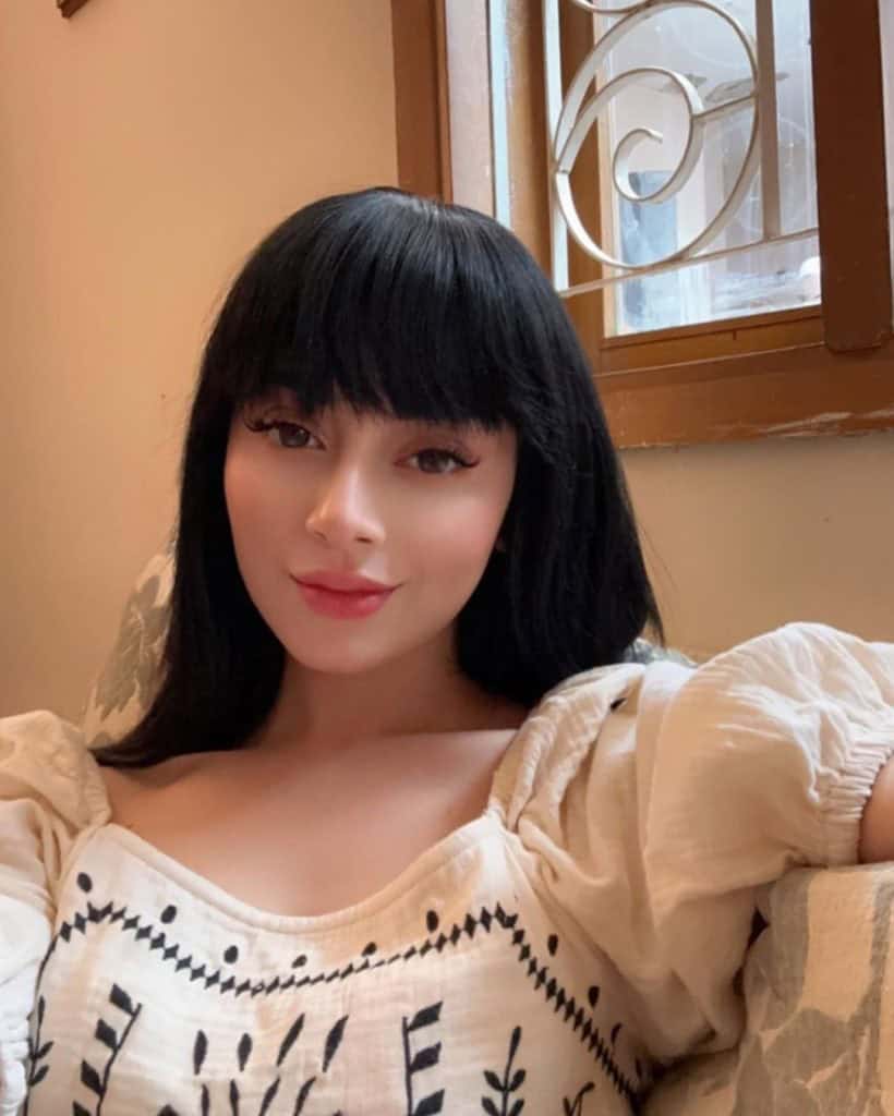 Alizeh Shah stuns fans with new hot look