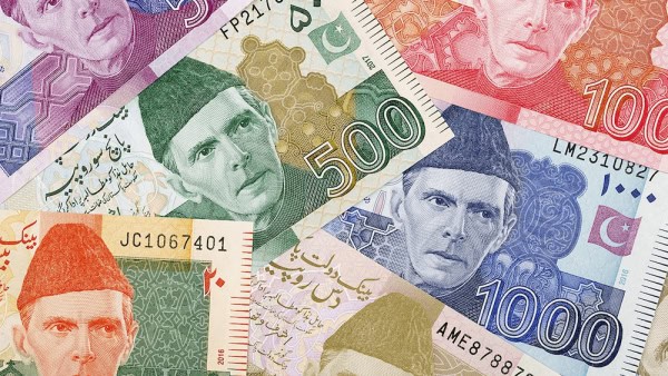 Pakistan plans to replace paper notes with plastic currency