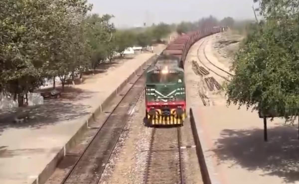 Pakistan’s longest freight train with 2,500 feet length rolled out