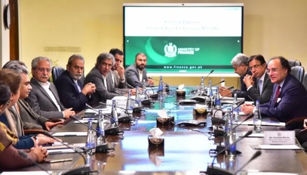 Pakistan s new Finance Minister Muhammad Aurangzeb assumes charge of ...