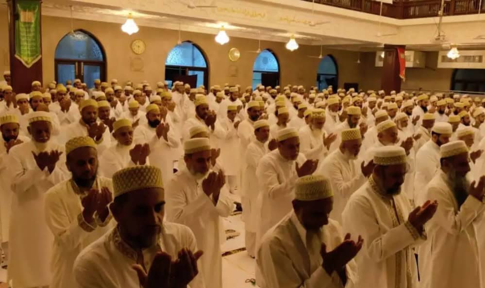 Bohra community celebrates Eidul Fitr in Pakistan sans Shawwal moon ...