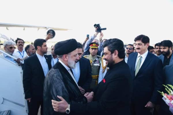Iranian President Ebrahim Raisi arrives in Karachi on final leg of ...