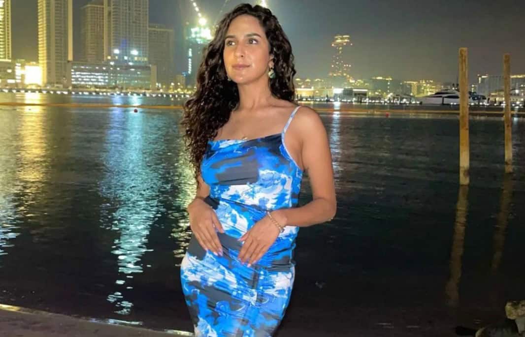 Anoushay Abbasi raises temperature with new bold pictures