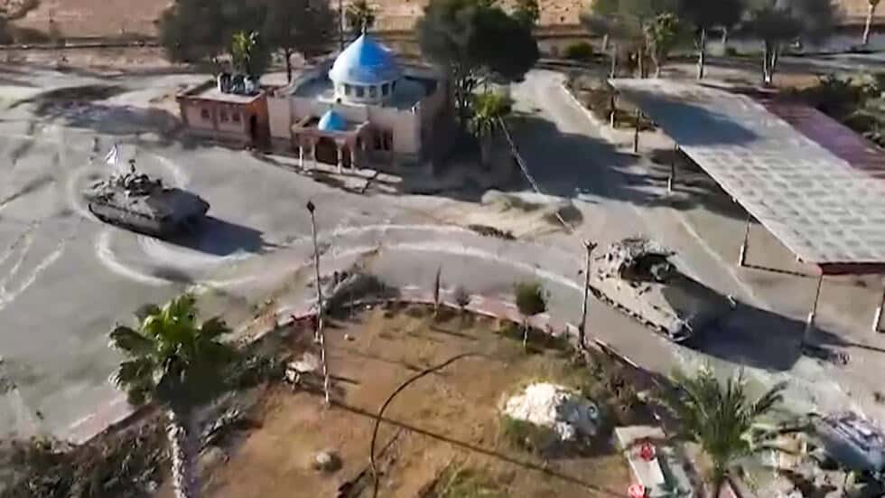 Israeli forces seize Rafah border crossing as fate of ceasefire talks ...