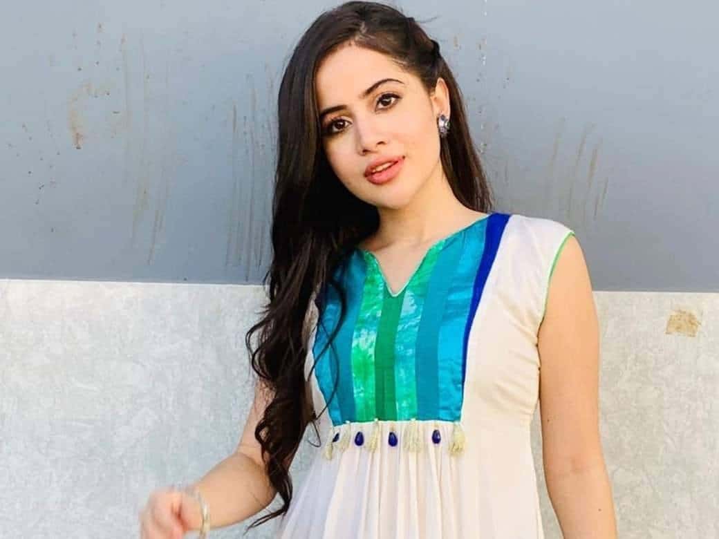Urfi Javed stuns fans with new look