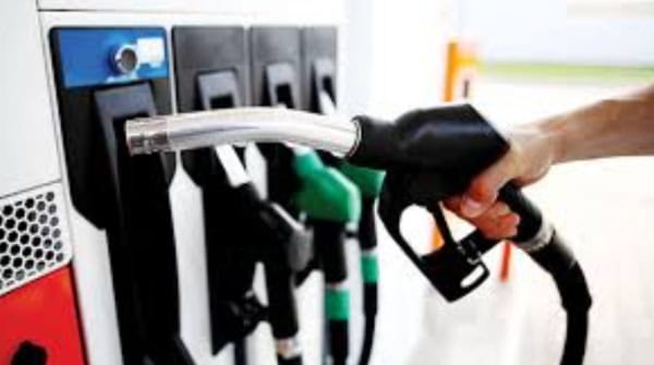 Pakistan Oil companies directed to hold 20 days’ Fuel supply amid Iran ...