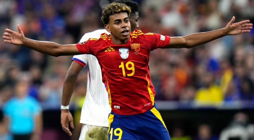 Spain beat France by 2-1 to qualify for Euro Cup final