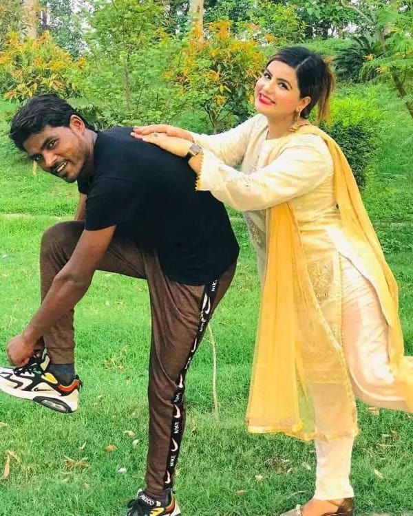 TikToker Ayesha Akram pardons all suspects in Minar-i-Pakistan assault case