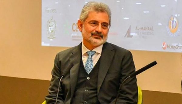 Ex-CJP Isa becomes first Pakistani to become bencher at UK’s Middle Temple