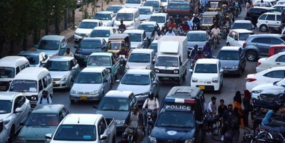 Latest Karachi Traffic Update as Major roads closed amid MWM protests