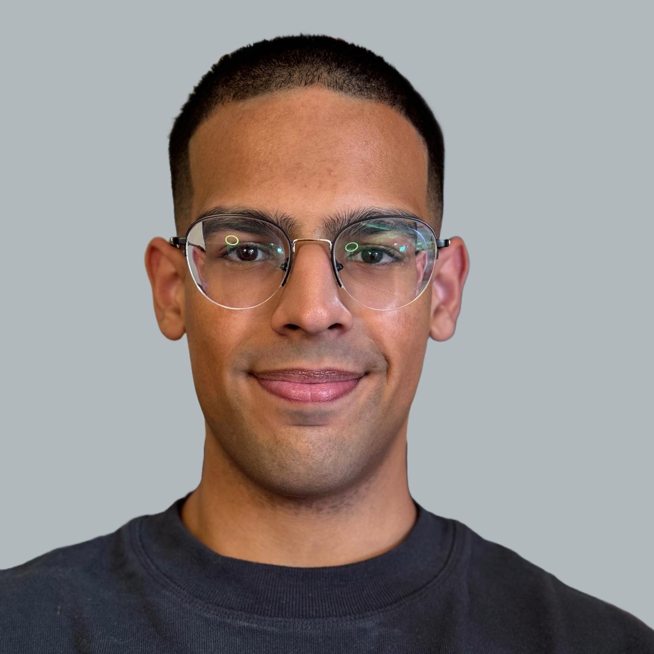 Meet Asad, a 20-year-old Pakistan-born who earns seven figures income ...