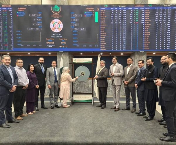 PSX welcomes Liven Pharma with a gong ceremony