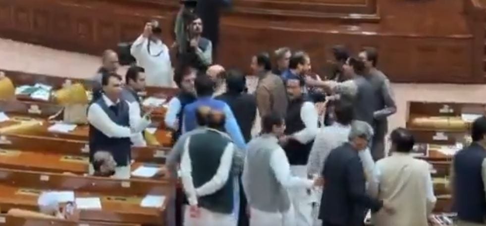 PTI MPA Khalid Nisar Dogar slaps PML-N lawmaker Hassan Riaz in Punjab ...