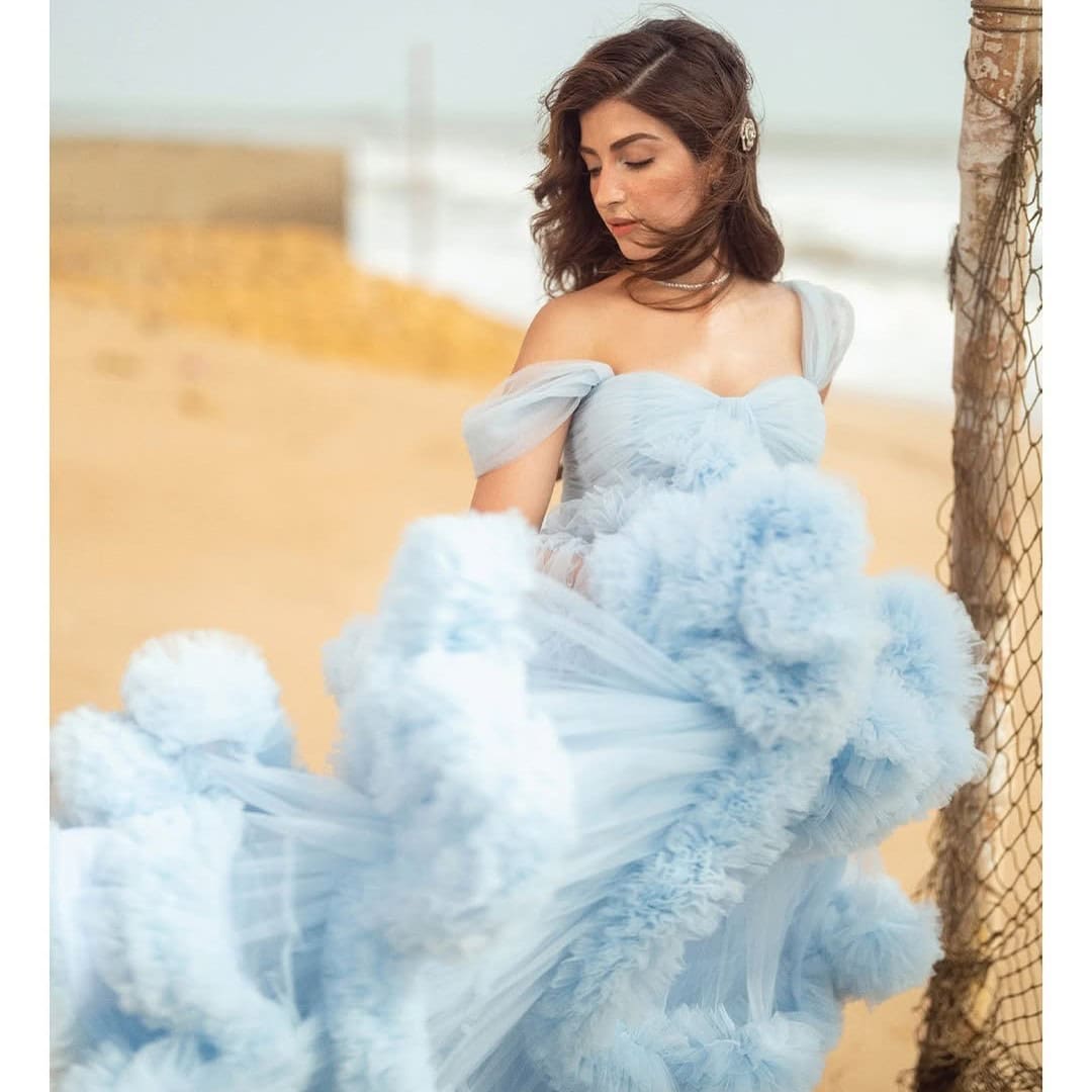 Kinza Hashmi channels Fairy-Tale Beauty in Stunning Gown; See Viral Pictures here