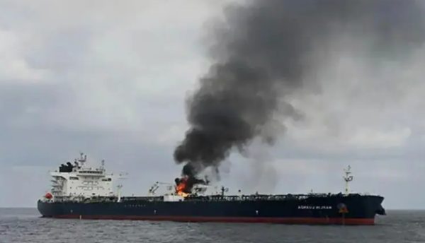 Over two dozen Pakistanis trapped after Houthi attack on Yemen-Bound Ship